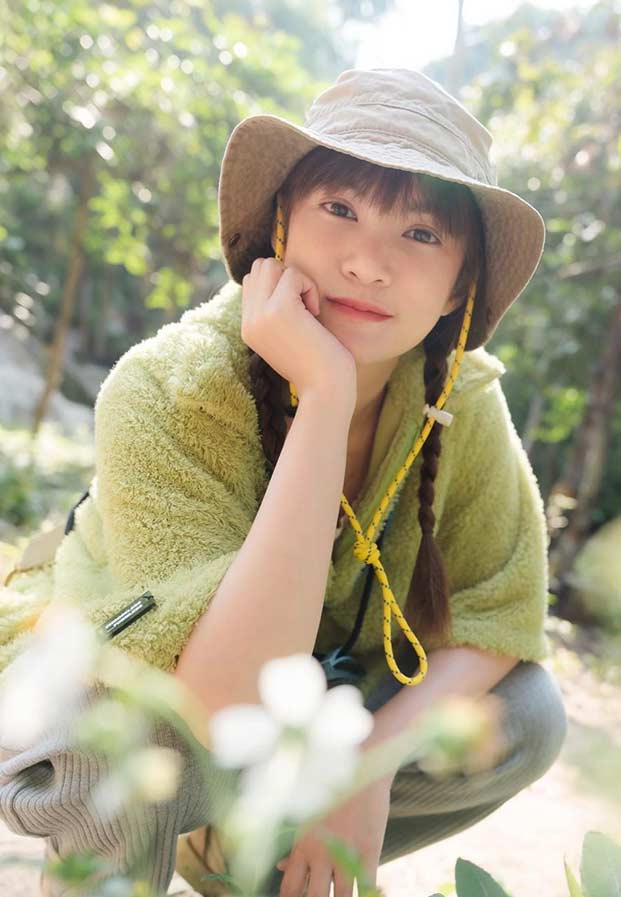 เปิดประวัติ แพรว คณิตกุล นักร้องหน้าใส ไซส์มินิ ขวัญใจหนุ่มๆ