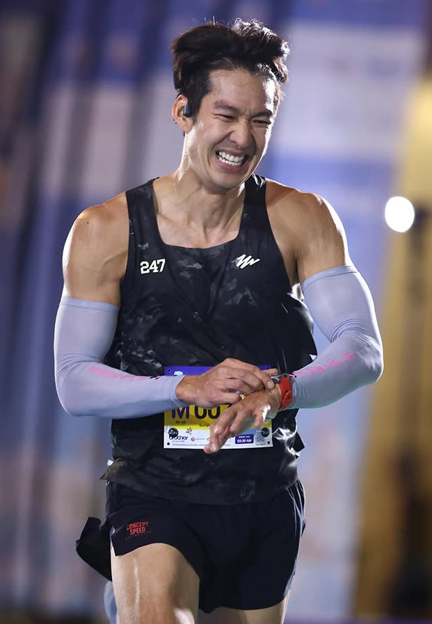 Deaw Suriyont เปิดวาร์ปดาราหนุ่ม หุ่นแซ่บสุดปัง นักแสดงตัวท็อปในวงการ