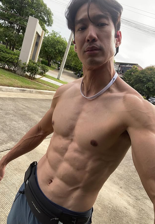 Deaw Suriyont เปิดวาร์ปดาราหนุ่ม หุ่นแซ่บสุดปัง นักแสดงตัวท็อปในวงการ