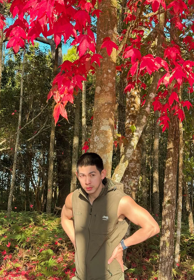 Nattapon Komol เปิดวาร์ปนายแบบหล่อ มีเสน่ห์สุดฮอต หุ่นแซ่บเกินต้าน