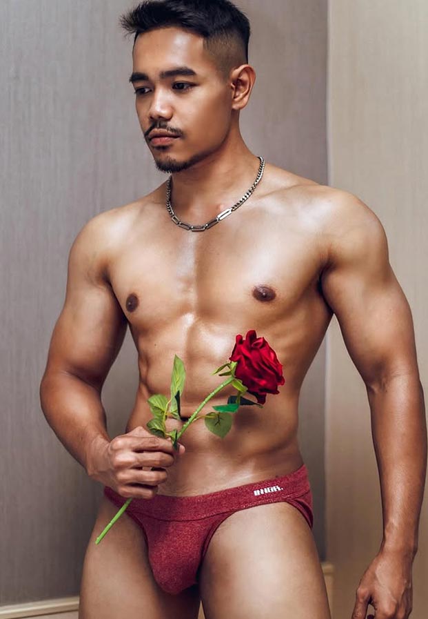 Sky Sorawit เปิดวาร์ปนายแบบคมเข้ม กล้ามแน่น เป้าตุงลำใหญ่มาก