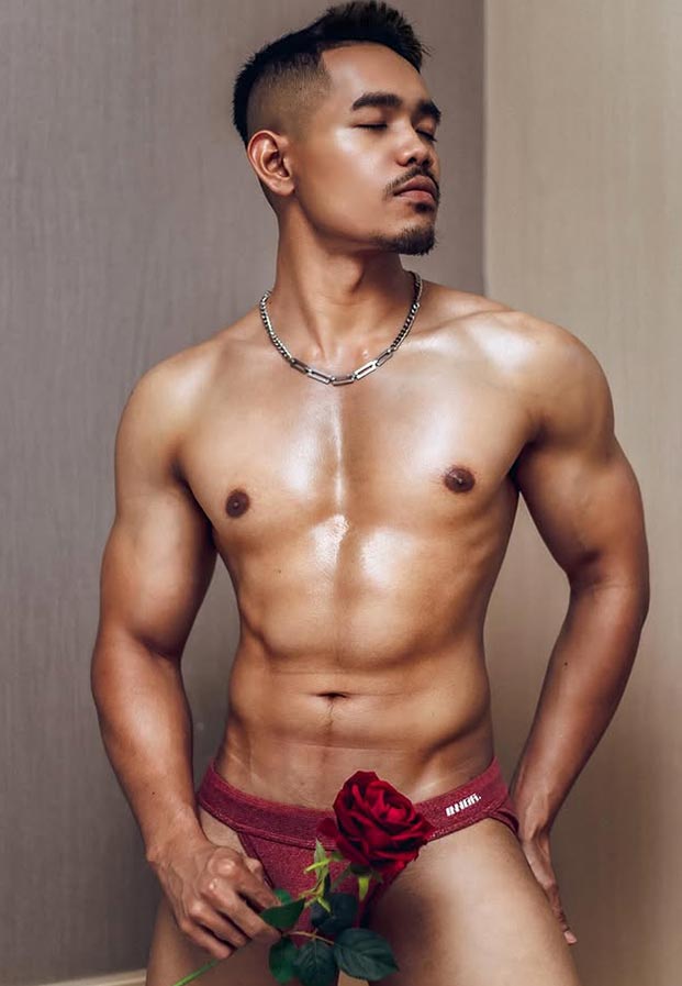 Sky Sorawit เปิดวาร์ปนายแบบคมเข้ม กล้ามแน่น เป้าตุงลำใหญ่มาก