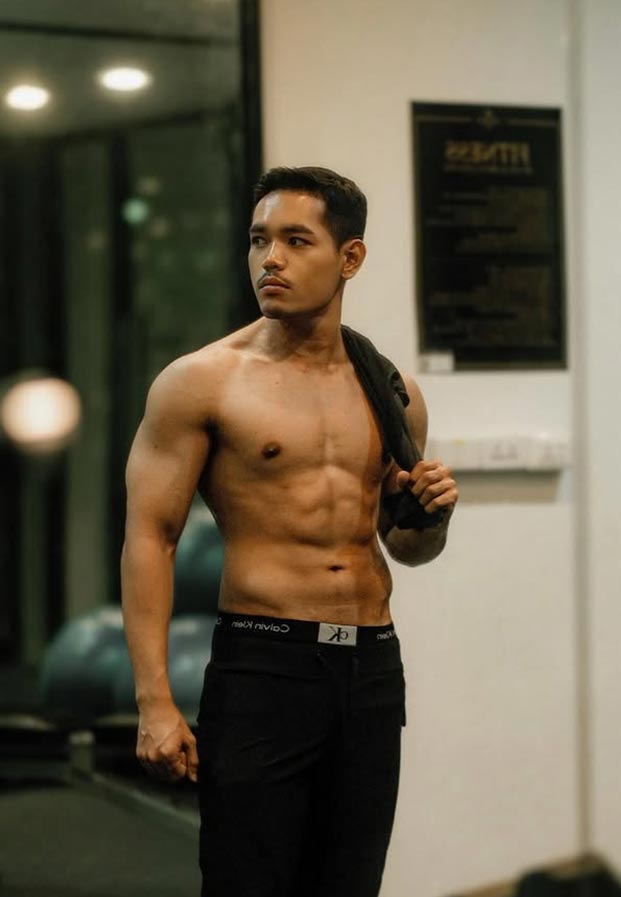 Sky Sorawit เปิดวาร์ปนายแบบคมเข้ม กล้ามแน่น เป้าตุงลำใหญ่มาก