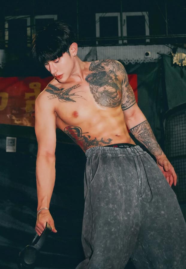 Thinnakrit Teerachat เปิดวาร์ปหนุ่มครีเอเตอร์ สายนายแบบ ไอดอลกล้ามแน่น